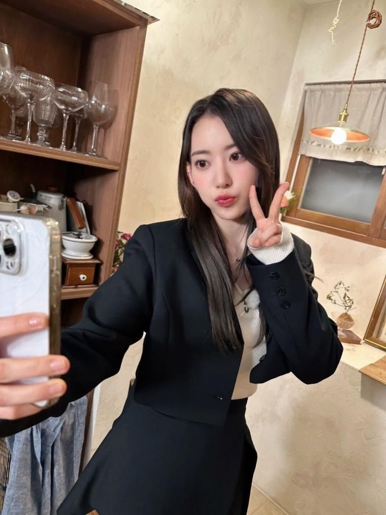 SNS 르세라핌 사쿠라 겁도없꾸라 - 르세라핌 - 덕질 (DEOKJIL)